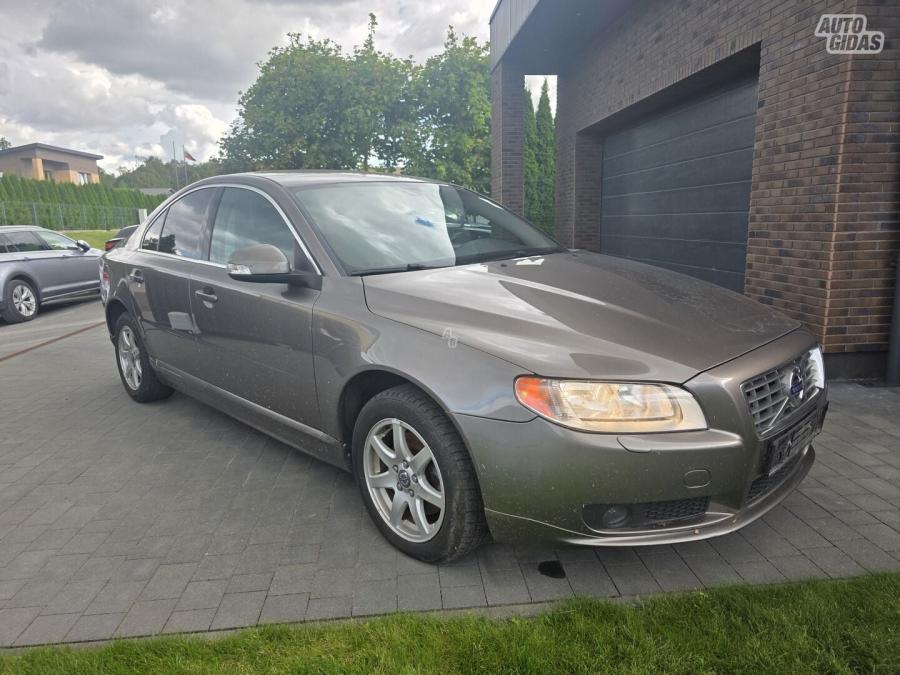 Volvo S80 2010 in Marijampole, with an engine capacity of 1.60 L and mileage of 300 thousand km for 2800 €, photo 16 on AUTOMOTO.COM.LV
