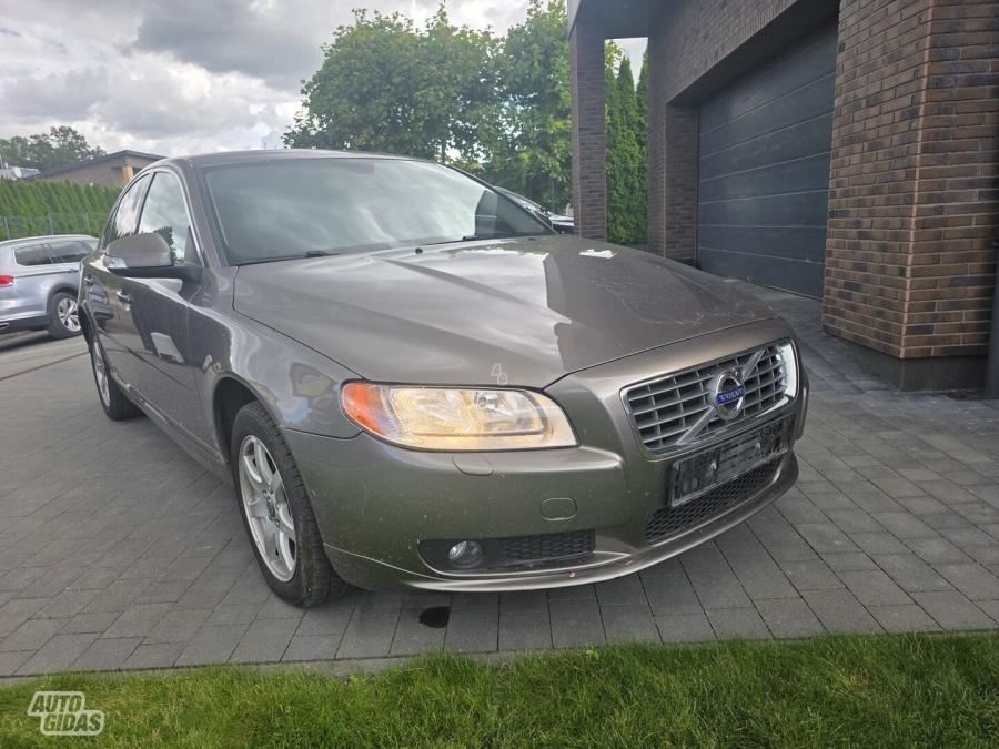 Volvo S80 2010 in Marijampole, with an engine capacity of 1.60 L and mileage of 300 thousand km for 2800 €, photo 17 on AUTOMOTO.COM.LV