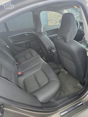 Volvo S80 2010 in Marijampole, with an engine capacity of 1.60 L and mileage of 300 thousand km for 2800 €, photo 20 on AUTOMOTO.COM.LV