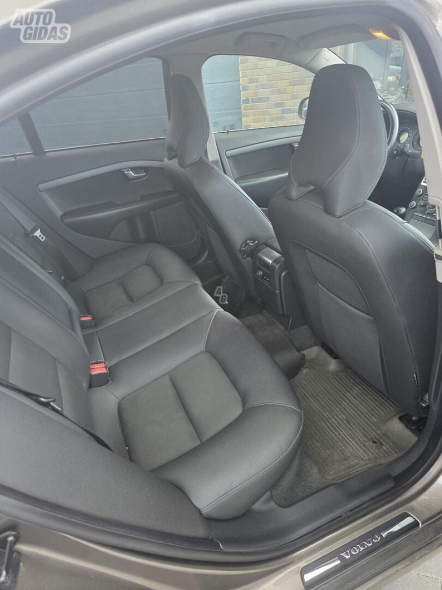 Volvo S80 2010 in Marijampole, with an engine capacity of 1.60 L and mileage of 300 thousand km for 2800 €, photo 20 on AUTOMOTO.COM.LV