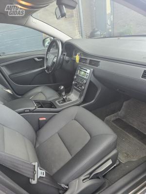 Volvo S80 2010 in Marijampole, with an engine capacity of 1.60 L and mileage of 300 thousand km for 2800 €, photo 21 on AUTOMOTO.COM.LV