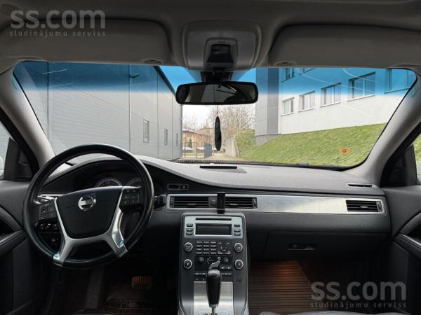 Volvo S80 2011 Daugavpils, ar dzinēja tilpumu 2.40 L un nobraukumu 310 tūkst. km par 4800 €, foto 7 vietnē AUTOMOTO.COM.LV
