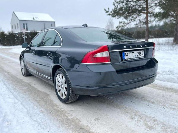 Volvo S80 2011 Viļņa, ar dzinēja tilpumu 1.98 L un nobraukumu 320 tūkst. km par 3950 €, foto 4 vietnē AUTOMOTO.COM.LV