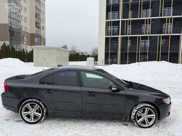 Volvo S80 2011 Viļņa, ar dzinēja tilpumu 2.40 L un nobraukumu 390 tūkst. km par 4800 €, foto 4 vietnē AUTOMOTO.COM.LV