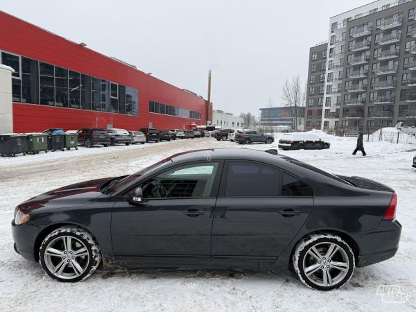 Volvo S80 2011 Viļņa, ar dzinēja tilpumu 2.40 L un nobraukumu 390 tūkst. km par 4800 €, foto 5 vietnē AUTOMOTO.COM.LV
