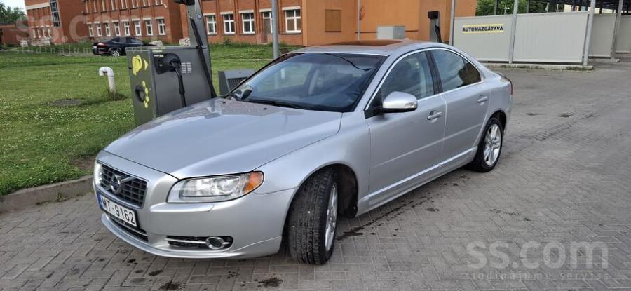 Volvo S80 2011 in Daugavpils, with an engine capacity of 2.40 L and mileage of 312 thousand km for 4000 €, photo 4 on AUTOMOTO.COM.LV
