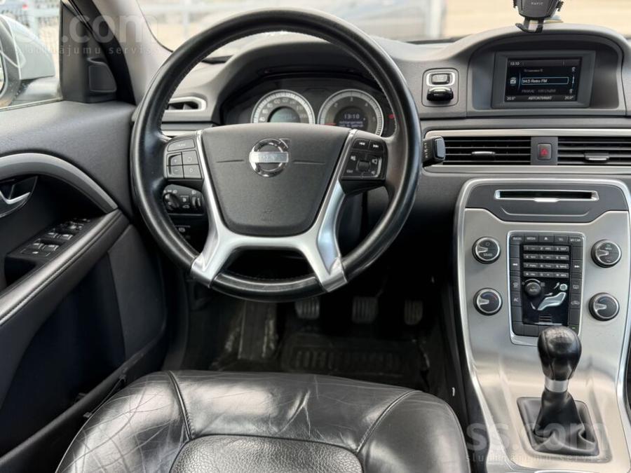 Volvo S80 2013 in Riga, with an engine capacity of 2.00 L and mileage of 260 thousand km for 4990 €, photo 5 on AUTOMOTO.COM.LV