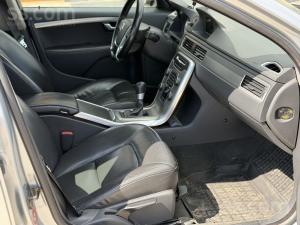 Volvo S80 2013 in Riga, with an engine capacity of 2.00 L and mileage of 260 thousand km for 4990 €, photo 10 on AUTOMOTO.COM.LV