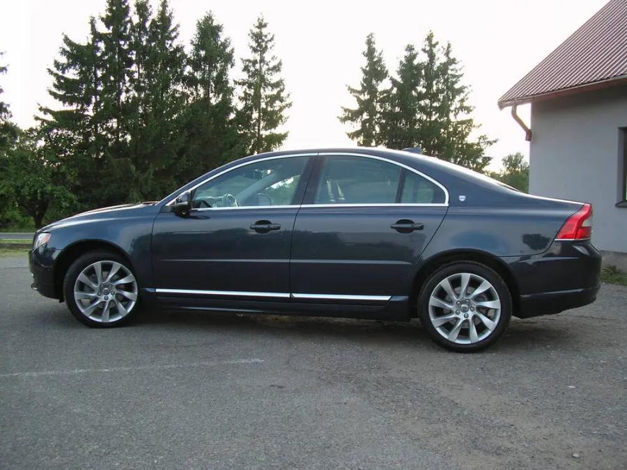 Volvo S80 2013 in Sigulda, with an engine capacity of 2.00 L and mileage of 220 thousand km for 8950 €, photo 5 on AUTOMOTO.COM.LV