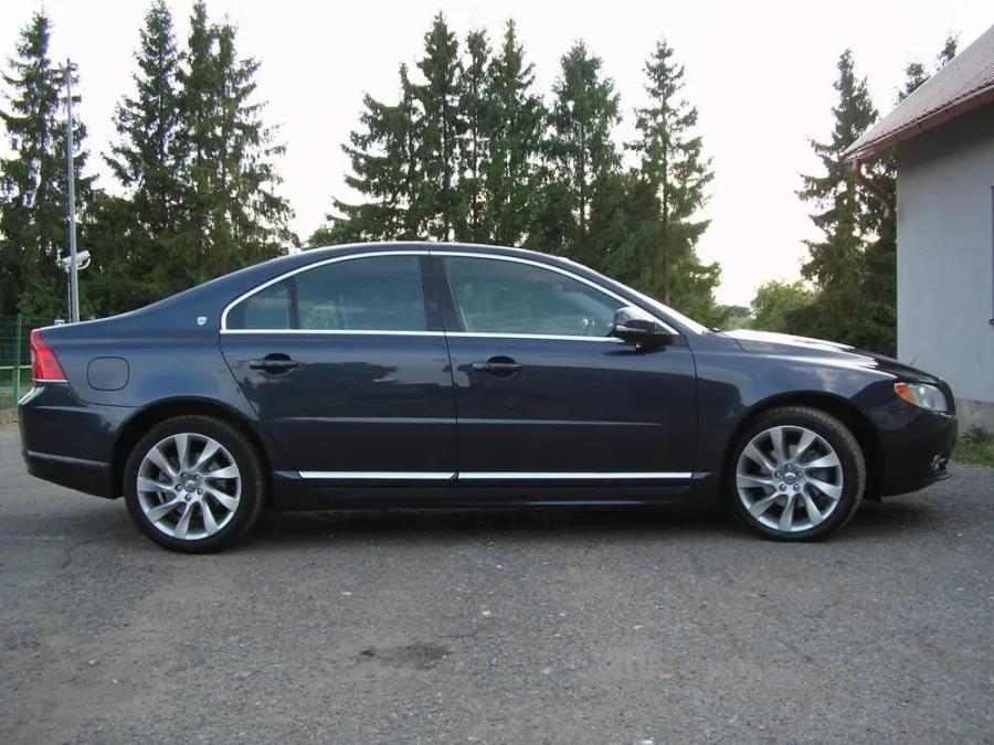 Volvo S80 2013 in Sigulda, with an engine capacity of 2.00 L and mileage of 220 thousand km for 8950 €, photo 8 on AUTOMOTO.COM.LV