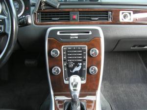 Volvo S80 2013 in Sigulda, with an engine capacity of 2.00 L and mileage of 220 thousand km for 8950 €, photo 18 on AUTOMOTO.COM.LV
