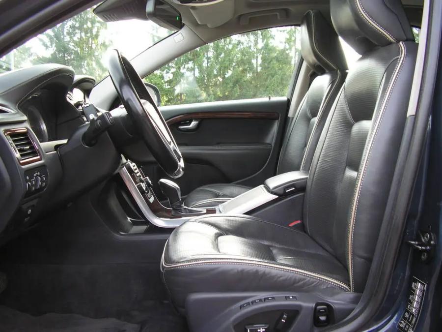 Volvo S80 2013 in Sigulda, with an engine capacity of 2.00 L and mileage of 220 thousand km for 8950 €, photo 23 on AUTOMOTO.COM.LV