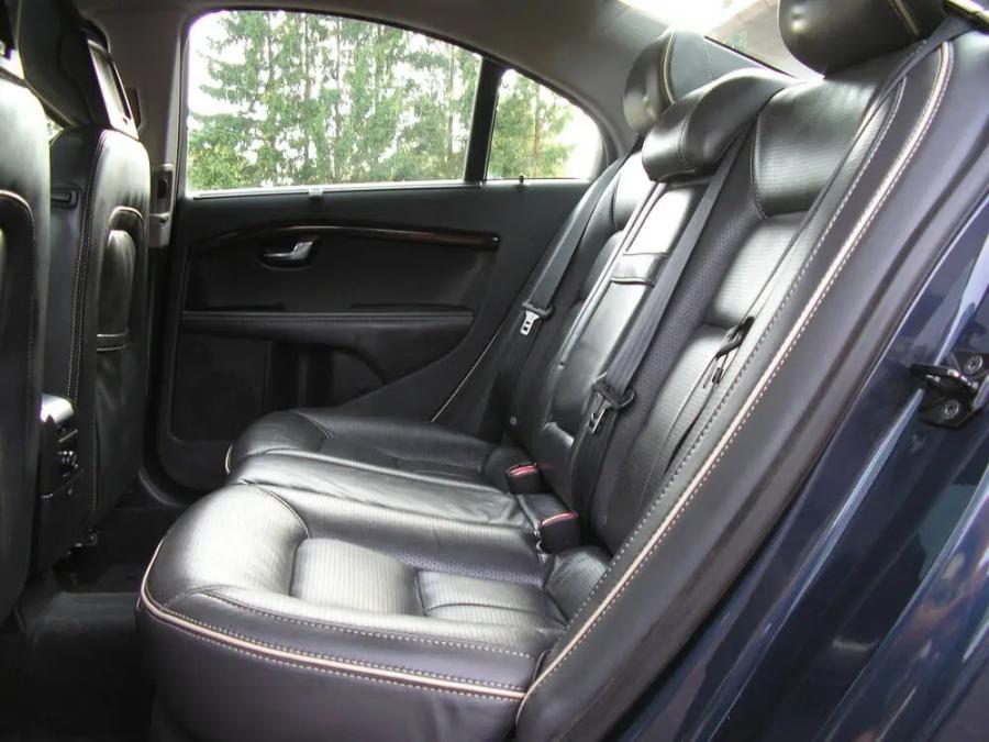 Volvo S80 2013 in Sigulda, with an engine capacity of 2.00 L and mileage of 220 thousand km for 8950 €, photo 25 on AUTOMOTO.COM.LV