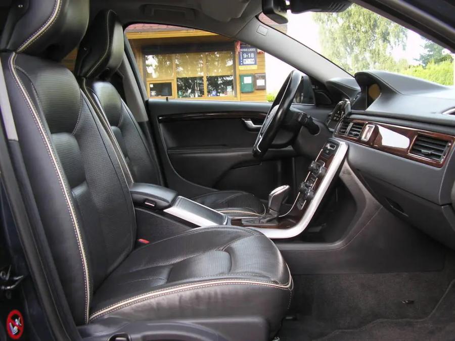 Volvo S80 2013 in Sigulda, with an engine capacity of 2.00 L and mileage of 220 thousand km for 8950 €, photo 34 on AUTOMOTO.COM.LV