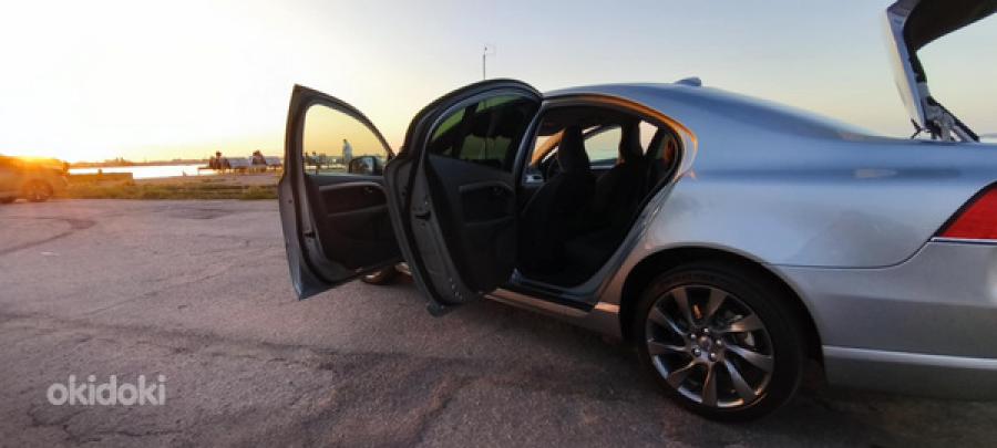 Volvo S80 2015 in Tallinn, with an engine capacity of 2.40 L and mileage of 258 thousand km for 8800 €, photo 12 on AUTOMOTO.COM.LV