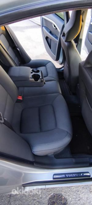 Volvo S80 2015 in Tallinn, with an engine capacity of 2.40 L and mileage of 258 thousand km for 8800 €, photo 13 on AUTOMOTO.COM.LV