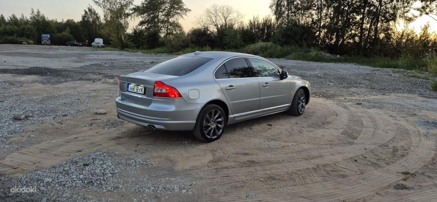 Volvo S80 2015 in Tallinn, with an engine capacity of 2.40 L and mileage of 258 thousand km for 8800 €, photo 16 on AUTOMOTO.COM.LV