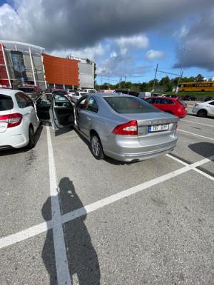Volvo S80 2015 in Tallinn, with an engine capacity of 2.00 L and mileage of 275 thousand km for 7500 €, photo 5 on AUTOMOTO.COM.LV