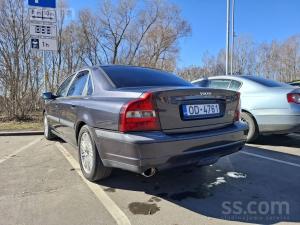 Violets Volvo S80 2000 Rīga, ar dzinēja tilpumu 2.80 L un nobraukumu 316 tūkst. km par 2100 €, foto 3 vietnē AUTOMOTO.COM.LV