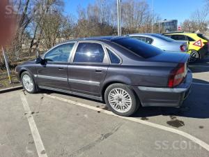 Violets Volvo S80 2000 Rīga, ar dzinēja tilpumu 2.80 L un nobraukumu 316 tūkst. km par 2100 €, foto 4 vietnē AUTOMOTO.COM.LV