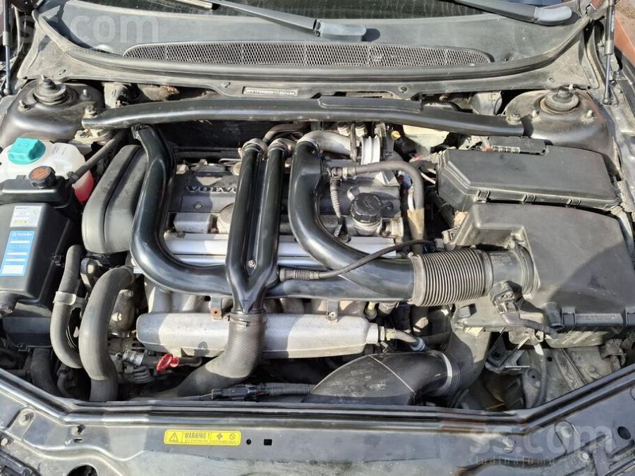 Violets Volvo S80 2000 Rīga, ar dzinēja tilpumu 2.80 L un nobraukumu 316 tūkst. km par 2100 €, foto 8 vietnē AUTOMOTO.COM.LV