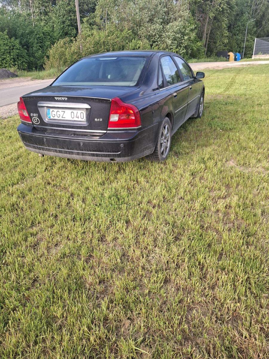 Фиолетовый Вольво С80 2005 в Вильнюс, объемом двигателя 2.40 л и пробегом 500 тыс. км за 1100 €, фото 4 на AUTOMOTO.COM.LV