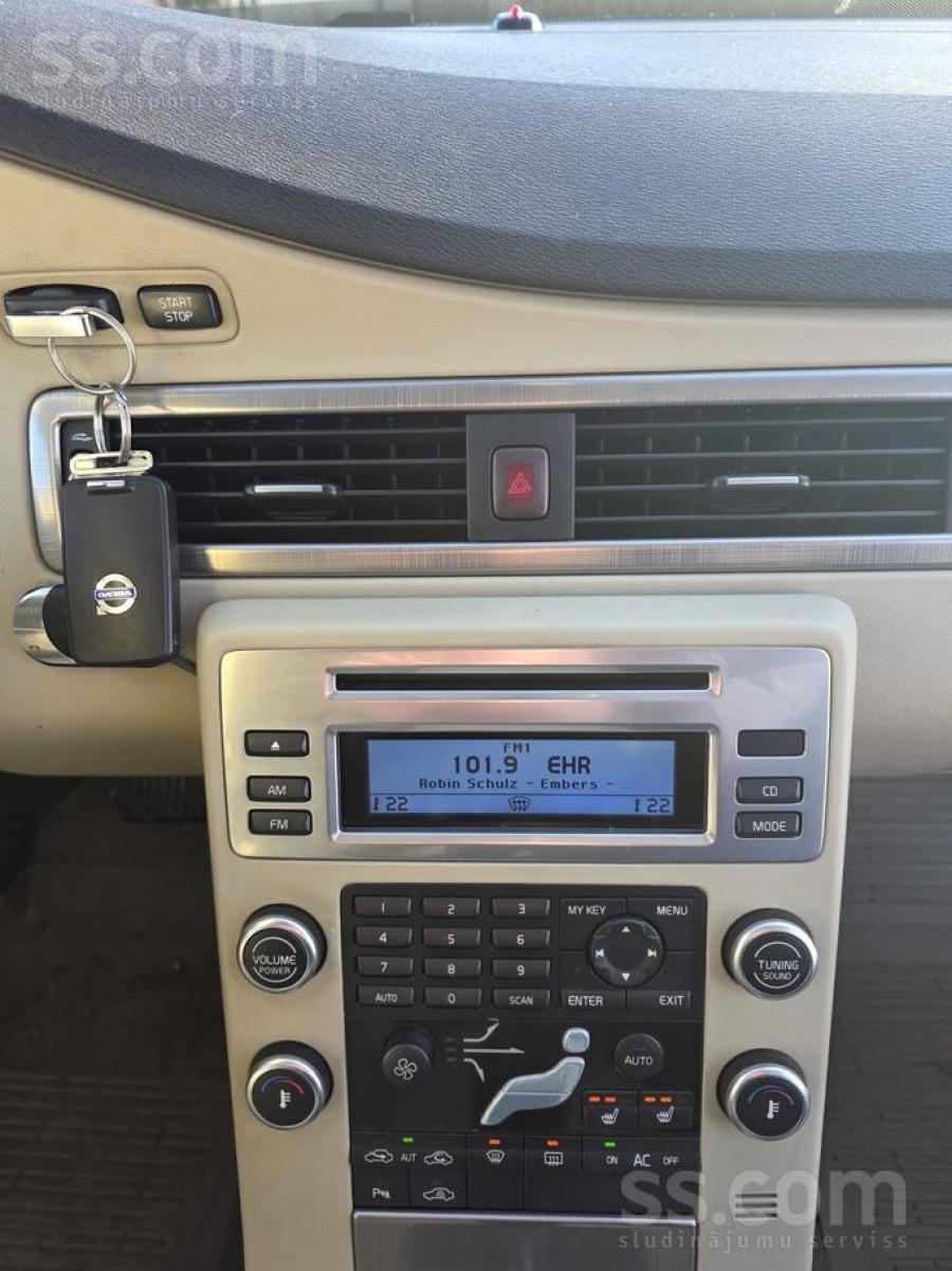 Violets Volvo S80 2006 Ventspils, ar dzinēja tilpumu 2.40 L un nobraukumu 404 tūkst. km par 2950 €, foto 19 vietnē AUTOMOTO.COM.LV