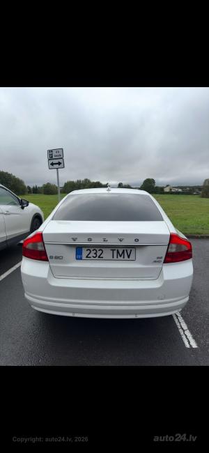 Balts Volvo S80 2007 Tallina, ar dzinēja tilpumu 3.20 L un nobraukumu 380 tūkst. km par 3500 €, foto 4 vietnē AUTOMOTO.COM.LV