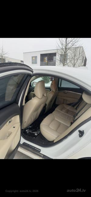 Balts Volvo S80 2007 Tallina, ar dzinēja tilpumu 3.20 L un nobraukumu 380 tūkst. km par 3500 €, foto 8 vietnē AUTOMOTO.COM.LV