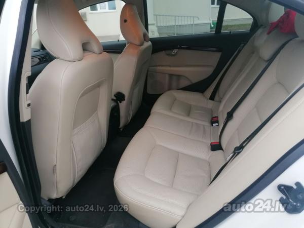 White Volvo S80 2008 in Tallinn, with an engine capacity of 2.40 L and mileage of 300 thousand km for 6900 €, photo 7 on AUTOMOTO.COM.LV