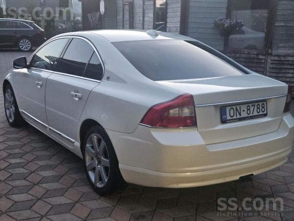White Volvo S80 2008 in Talsi, with an engine capacity of 2.40 L and mileage of 0 thousand km for 5499 €, photo 3 on AUTOMOTO.COM.LV