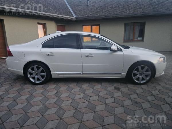 White Volvo S80 2008 in Talsi, with an engine capacity of 2.40 L and mileage of 0 thousand km for 5499 €, photo 6 on AUTOMOTO.COM.LV