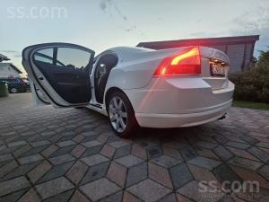White Volvo S80 2008 in Talsi, with an engine capacity of 2.40 L and mileage of 0 thousand km for 5499 €, photo 8 on AUTOMOTO.COM.LV