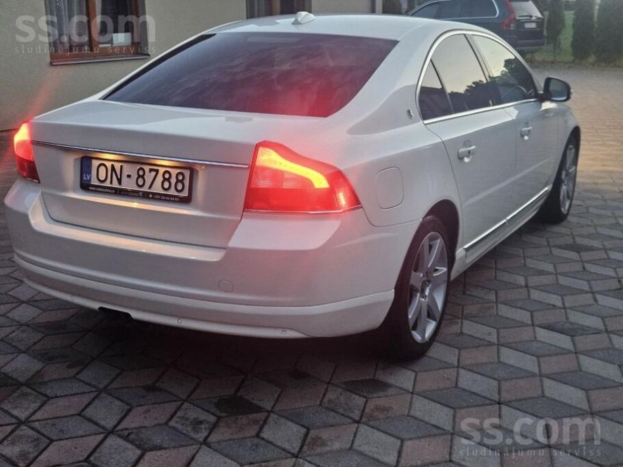 White Volvo S80 2008 in Talsi, with an engine capacity of 2.40 L and mileage of 0 thousand km for 5499 €, photo 11 on AUTOMOTO.COM.LV