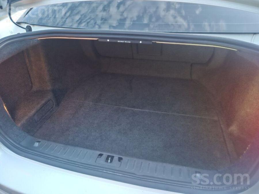 White Volvo S80 2008 in Talsi, with an engine capacity of 2.40 L and mileage of 0 thousand km for 5499 €, photo 12 on AUTOMOTO.COM.LV