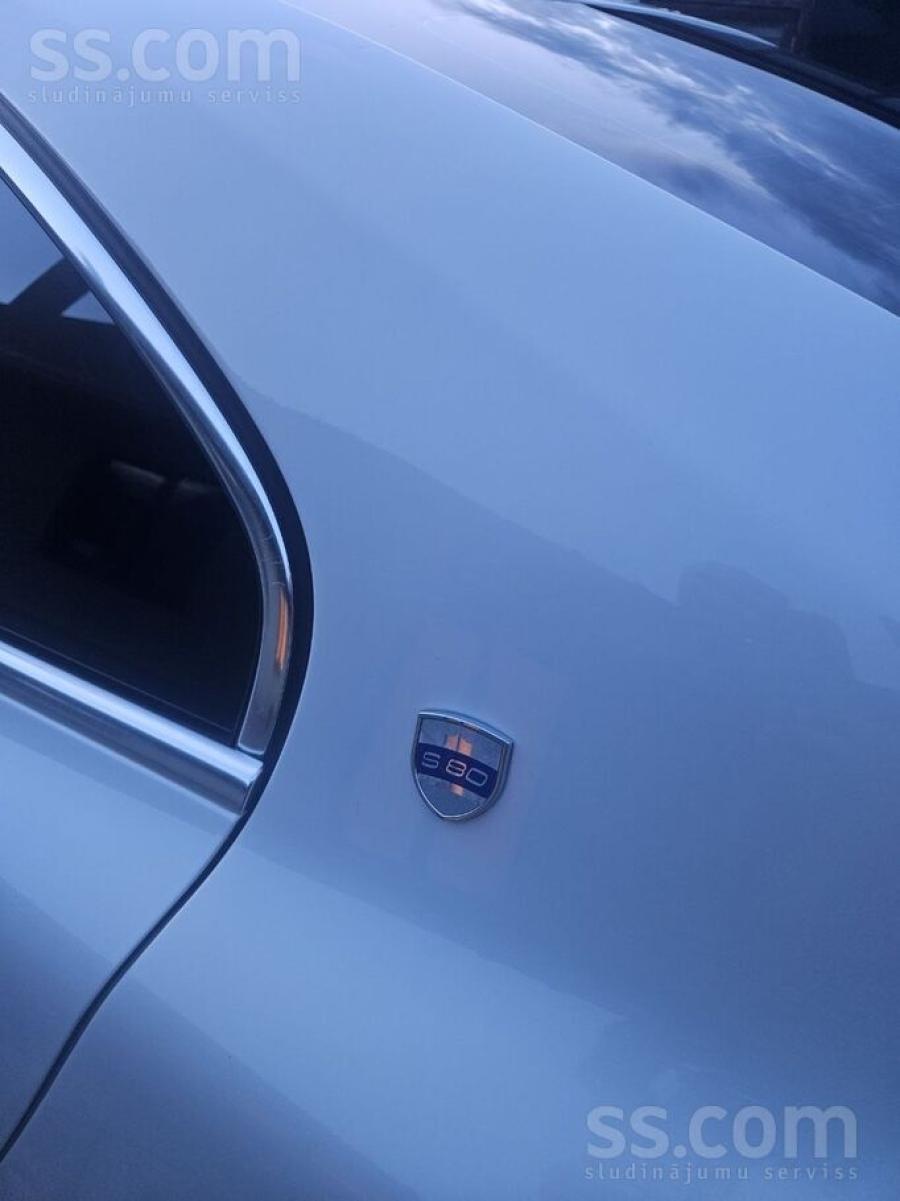 White Volvo S80 2008 in Talsi, with an engine capacity of 2.40 L and mileage of 0 thousand km for 5499 €, photo 14 on AUTOMOTO.COM.LV
