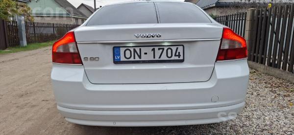 Balts Volvo S80 2008 Daugavpils, ar dzinēja tilpumu 2.40 L un nobraukumu 271 tūkst. km par 3500 €, foto 5 vietnē AUTOMOTO.COM.LV