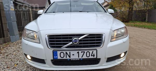 Balts Volvo S80 2008 Daugavpils, ar dzinēja tilpumu 2.40 L un nobraukumu 271 tūkst. km par 3500 €, foto 7 vietnē AUTOMOTO.COM.LV