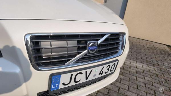White Volvo S80 2009 in Siauliai, with an engine capacity of 2.40 L and mileage of 349 thousand km for 4200 €, photo 2 on AUTOMOTO.COM.LV