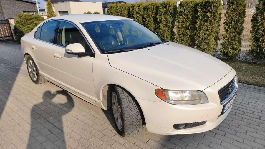 White Volvo S80 2009 in Siauliai, with an engine capacity of 2.40 L and mileage of 349 thousand km for 4200 €, photo 4 on AUTOMOTO.COM.LV