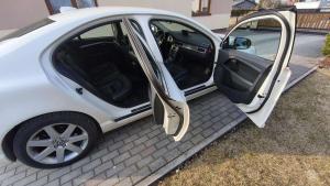 White Volvo S80 2009 in Siauliai, with an engine capacity of 2.40 L and mileage of 349 thousand km for 4200 €, photo 13 on AUTOMOTO.COM.LV