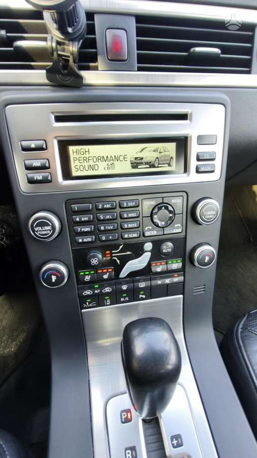 White Volvo S80 2009 in Siauliai, with an engine capacity of 2.40 L and mileage of 349 thousand km for 4200 €, photo 20 on AUTOMOTO.COM.LV