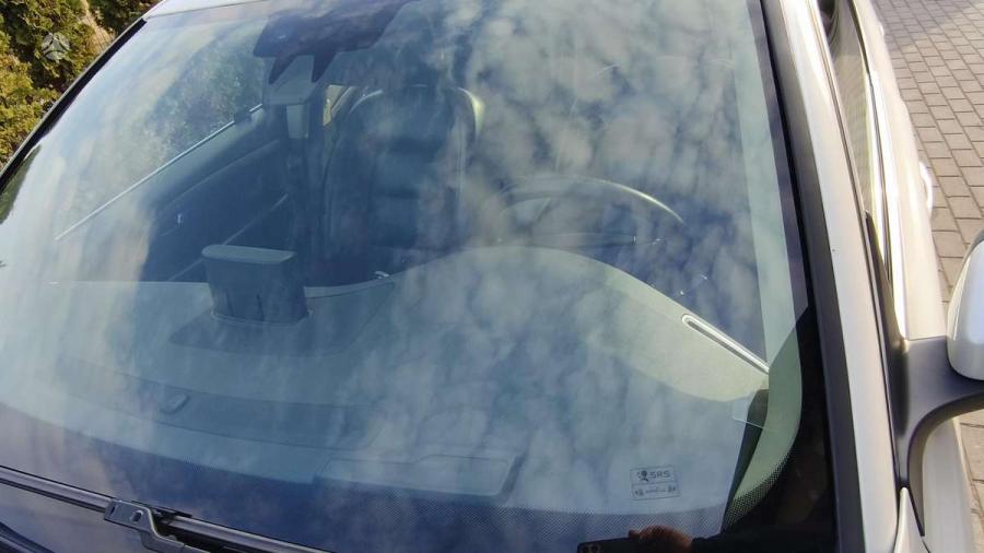 White Volvo S80 2009 in Siauliai, with an engine capacity of 2.40 L and mileage of 349 thousand km for 4200 €, photo 26 on AUTOMOTO.COM.LV
