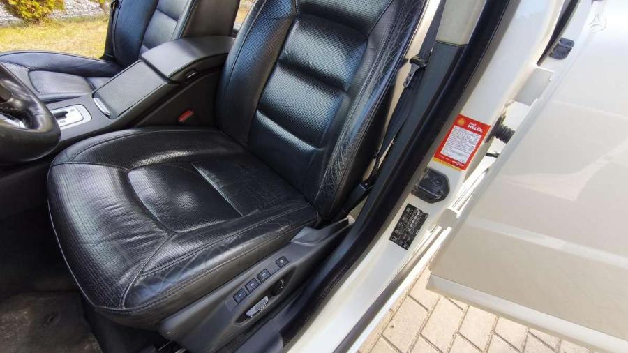 White Volvo S80 2009 in Siauliai, with an engine capacity of 2.40 L and mileage of 349 thousand km for 4200 €, photo 29 on AUTOMOTO.COM.LV