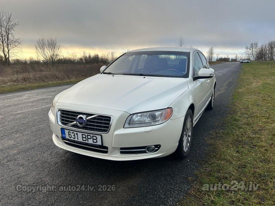 White Volvo S80 2010 in Tallinn, with an engine capacity of 2.40 L and mileage of 331 thousand km for 7990 €, photo 1 on AUTOMOTO.COM.LV