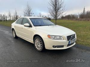 White Volvo S80 2010 in Tallinn, with an engine capacity of 2.40 L and mileage of 331 thousand km for 7990 €, photo 2 on AUTOMOTO.COM.LV
