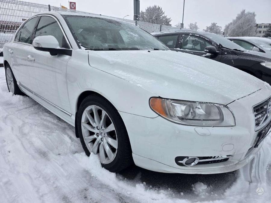 Balts Volvo S80 2010 Marijampole, ar dzinēja tilpumu 1.56 L un nobraukumu 233 tūkst. km par 5450 €, foto 1 vietnē AUTOMOTO.COM.LV