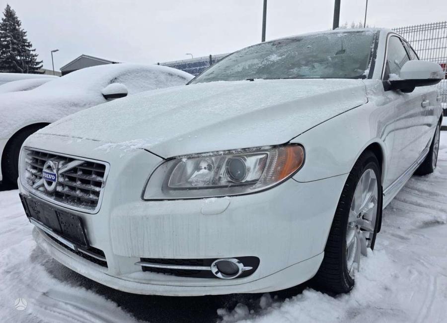 Balts Volvo S80 2010 Marijampole, ar dzinēja tilpumu 1.56 L un nobraukumu 233 tūkst. km par 5450 €, foto 7 vietnē AUTOMOTO.COM.LV