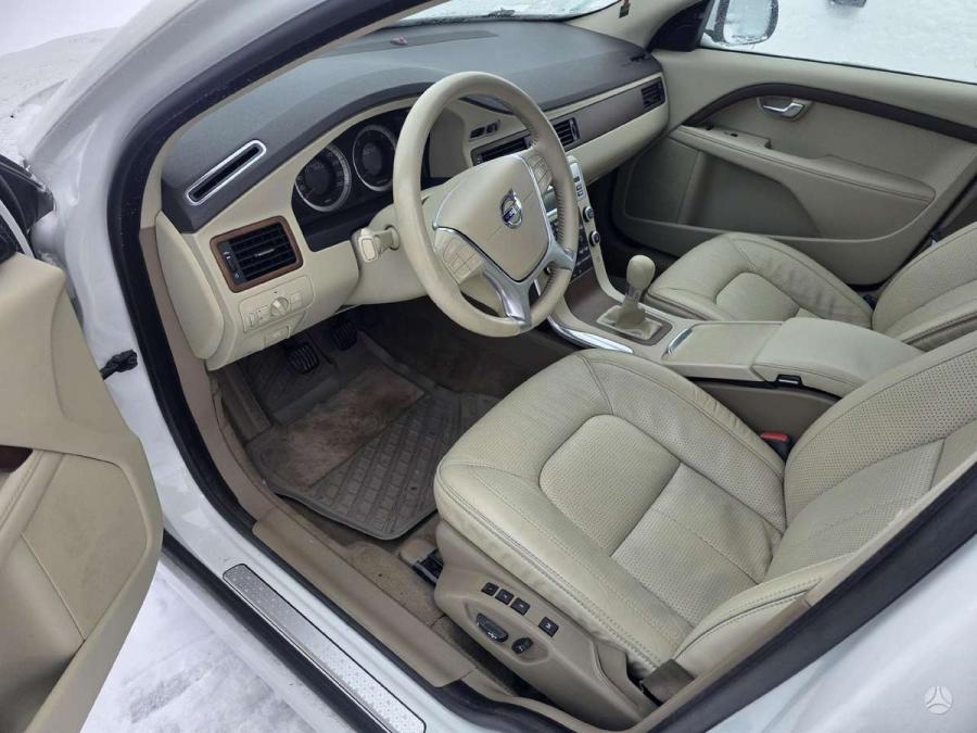 Balts Volvo S80 2010 Marijampole, ar dzinēja tilpumu 1.56 L un nobraukumu 233 tūkst. km par 5450 €, foto 9 vietnē AUTOMOTO.COM.LV