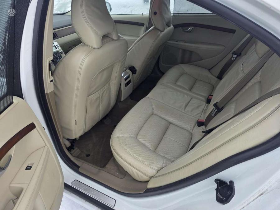 Balts Volvo S80 2010 Marijampole, ar dzinēja tilpumu 1.56 L un nobraukumu 233 tūkst. km par 5450 €, foto 20 vietnē AUTOMOTO.COM.LV